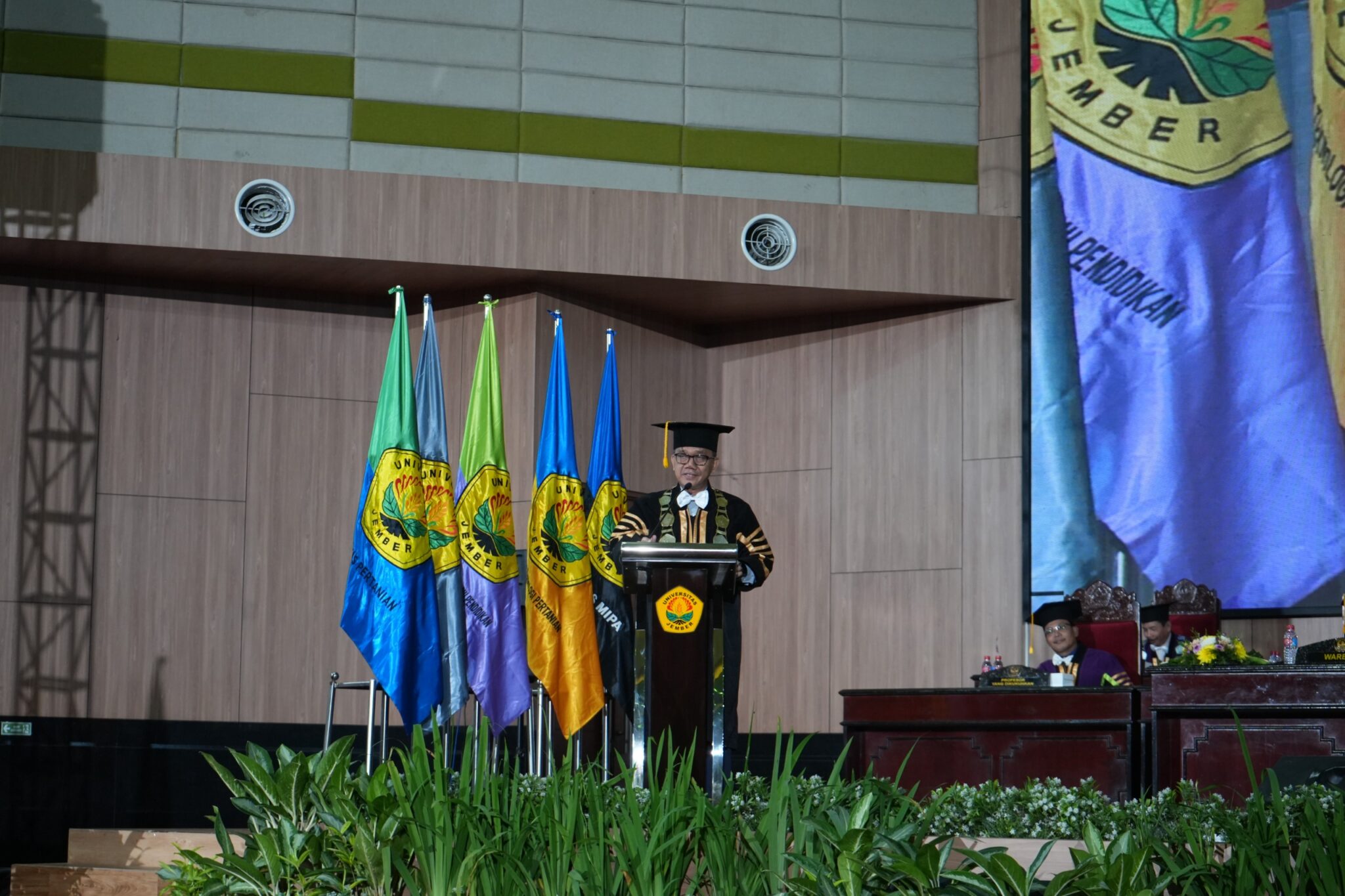 Tambah Enam Guru Besar Baru, Perkuat Peran UNEJ Berdampak – Universitas ...