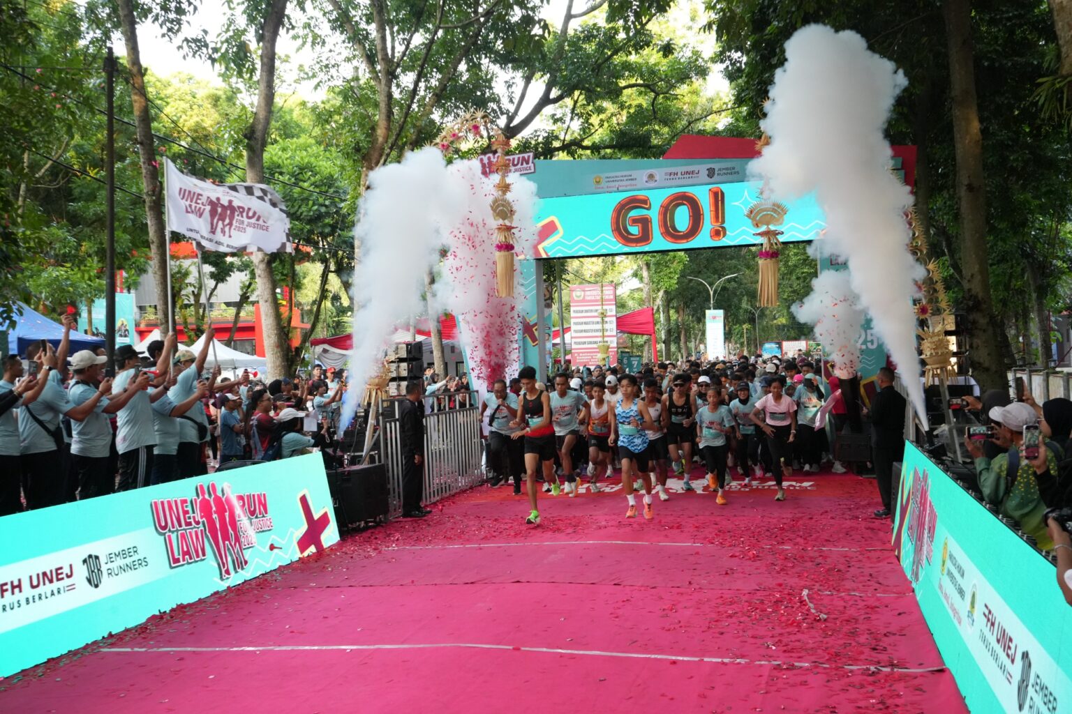 Ribuan Pelari Ikuti UNEJ Law Run for Justice 2025 Energi Kebersamaan ...